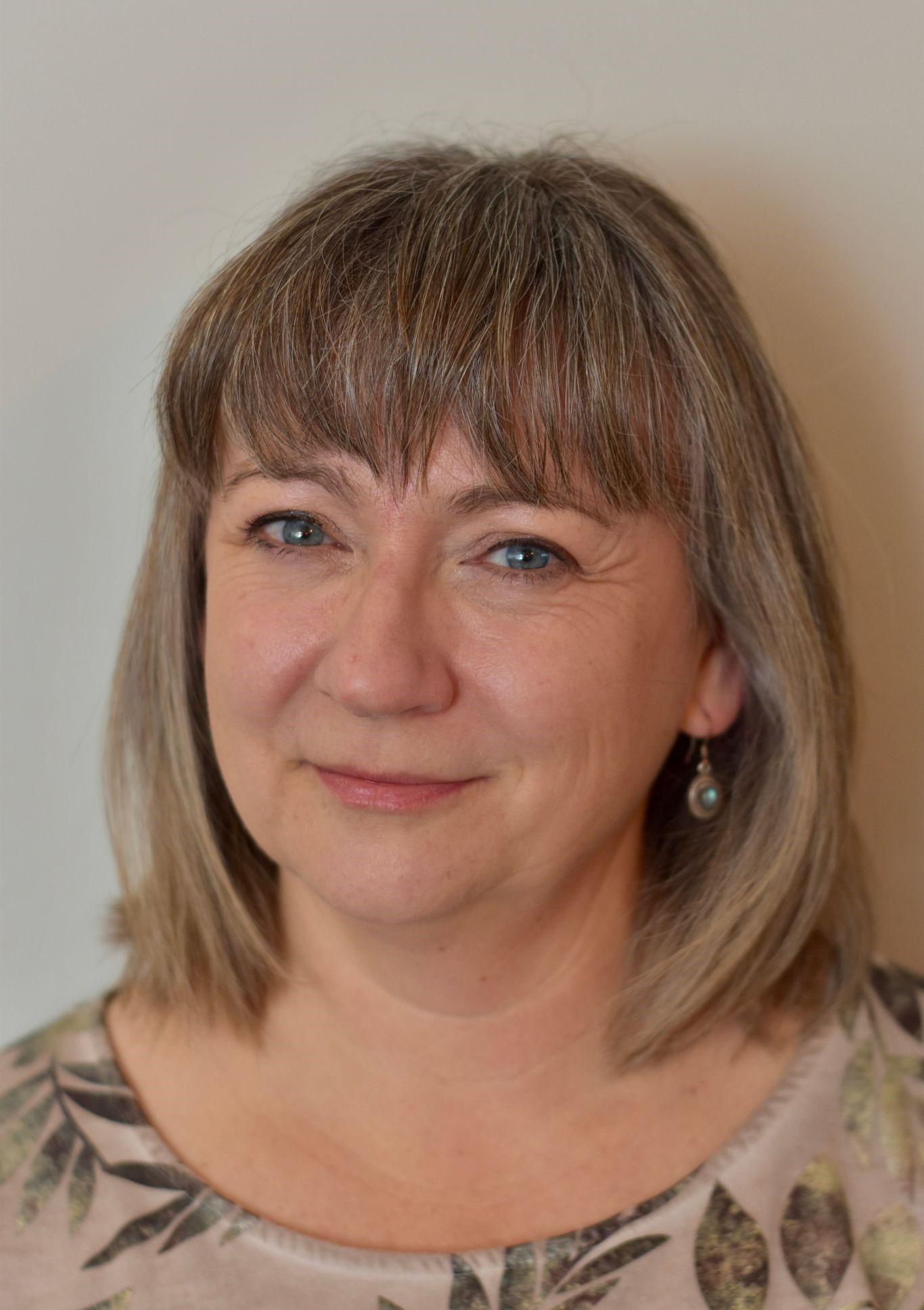 Student Research Feature: Before the Handshake: Wise Practices for the ...