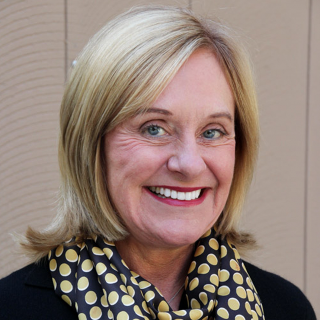 Loni Davis | Royal Roads University